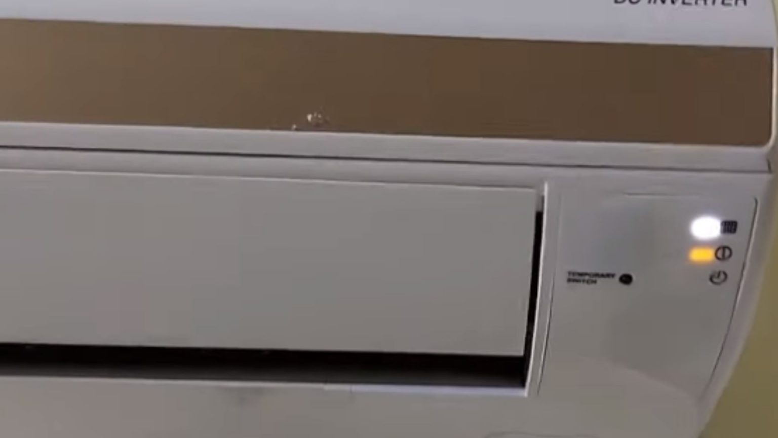 Hitachi AC Flashing Orange/Timer/White/Red Light Meaning - RectifyHome