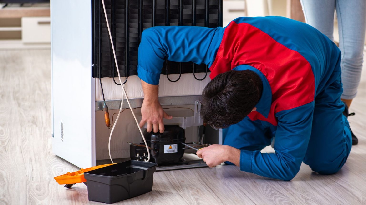 5 Reasons Hisense Fridge Keeps Beeping (Fixed) - RectifyHome